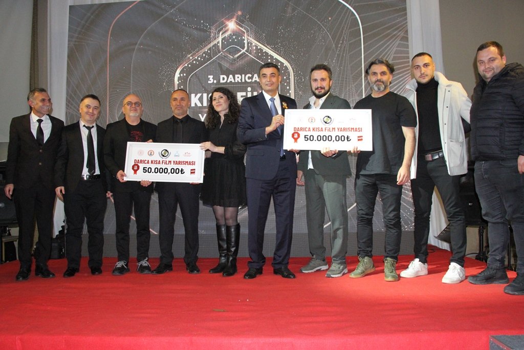 3. DARICA KISA FİLM YARIŞMASININ ÖDÜLLERİ MUHTEŞEM GECEDE SAHİPLERİNİ ...